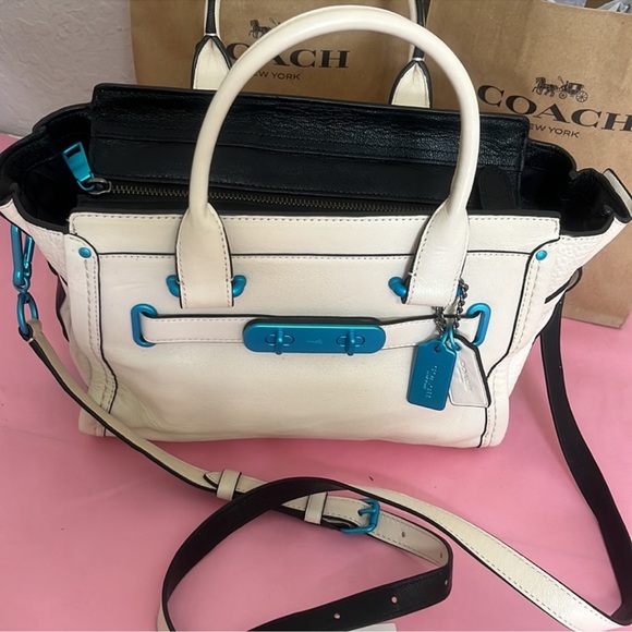 Coach | Bags | Rare Euc Coach Swagger Bag Zip Top Crossbody In Metallic ...